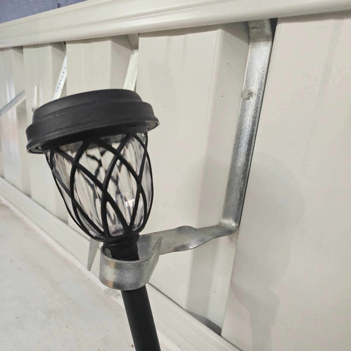 Colourbond Solar Light Hanger (one size) – Mother Earth Nursery